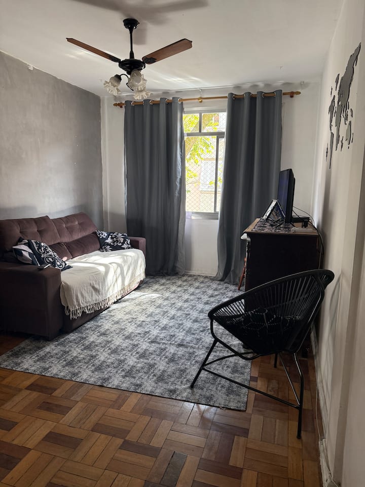 Apê Ao Lado Do Consulado - Porto Alegre