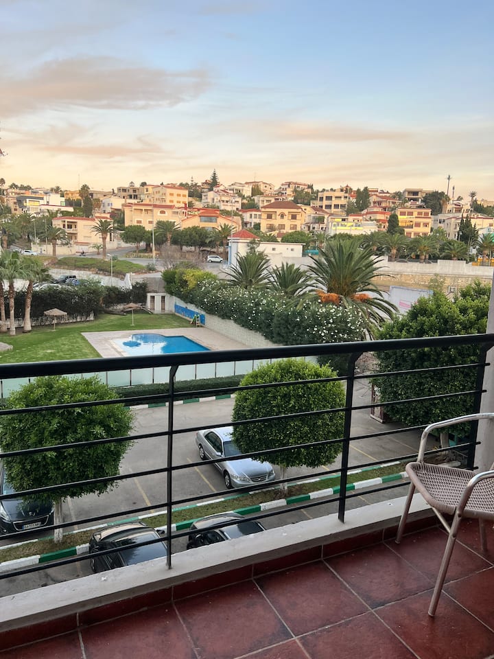Swimming Pool Dispo Pour Les Familles En Corniche - Tanger