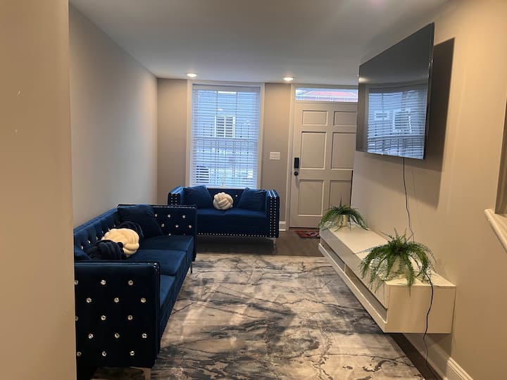 10 Min Away From M&t Bank Stadium, Harbor & Casino - Baltimore, MD