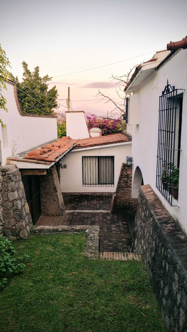 Encantador Bungalow Con Jardín Y Alberca - Cuernavaca