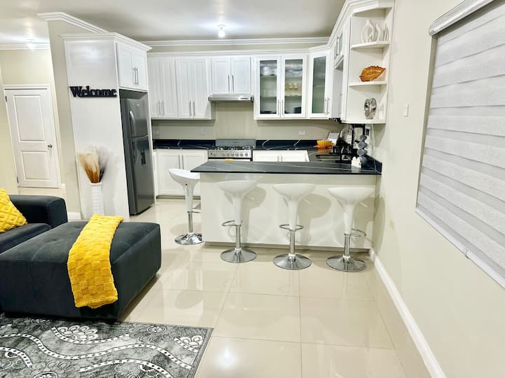 Luxe Sunset Villa - ‘Sea To Sky’ - Jamaica