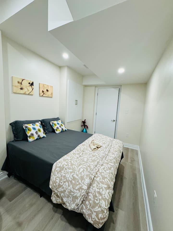 Luxury Private 3 Bed Basement - Brampton