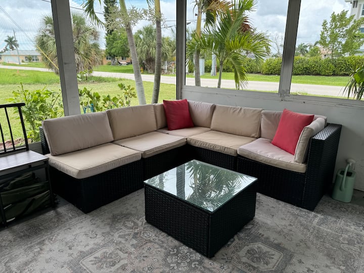 Walk To Downtown Nightlife-3 Min Drive Cape Beach - Cape Coral, FL