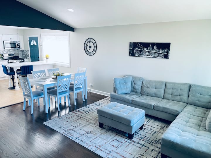 Exuberant - Elmhurst Home! - Elmhurst, IL