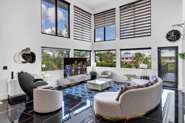 Luxury Key Largo Mansion - Key Largo, FL