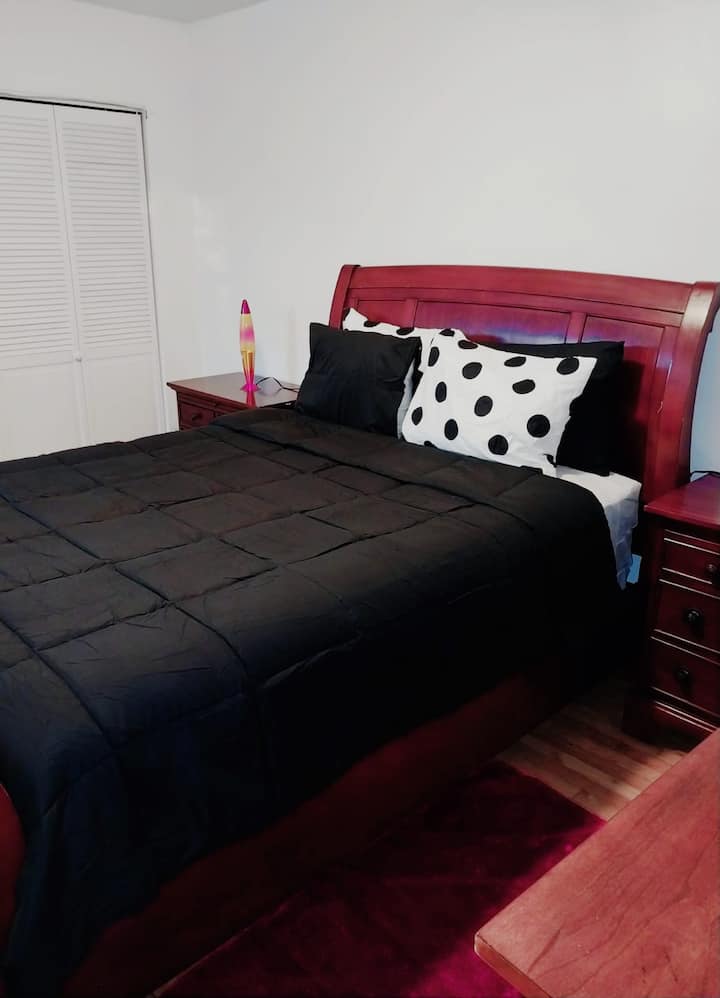 Pvt Br & Pvt Half Bth Pleasantly Adequate - Long Beach, NY