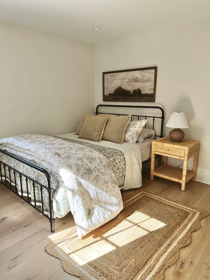 Prime Location! Walkable Bethesda Terrace Apt - Bethesda, MD