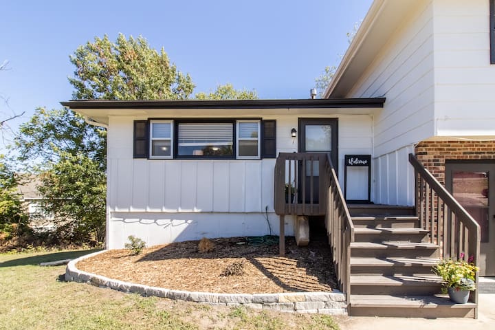 Rare Find! 1.5 Miles To Ku & Mass St - Lawrence, KS