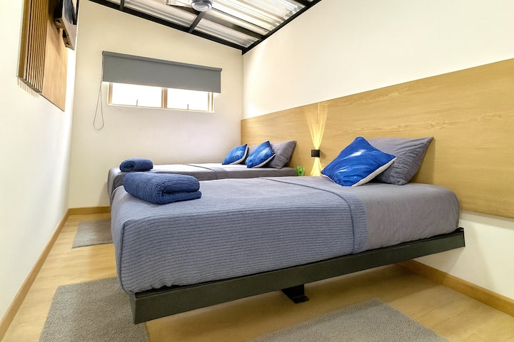 Amplia Habitación Con Dos Camas, Baño Privado, 4px - Medellín