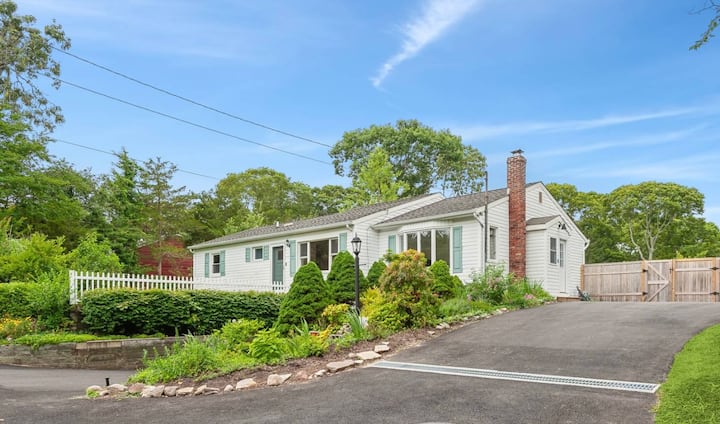 Hampton Bays House With Pool - Hampton Bays, NY