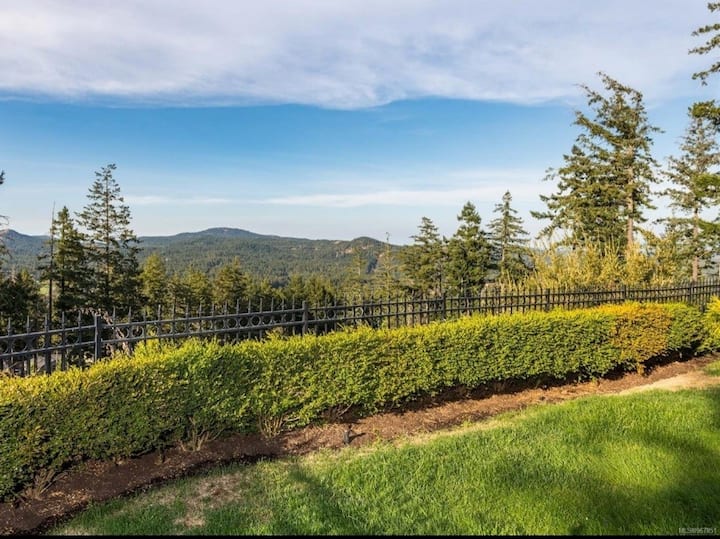 Unwind With Views & Theatre Perfect For Big Groups - Langford