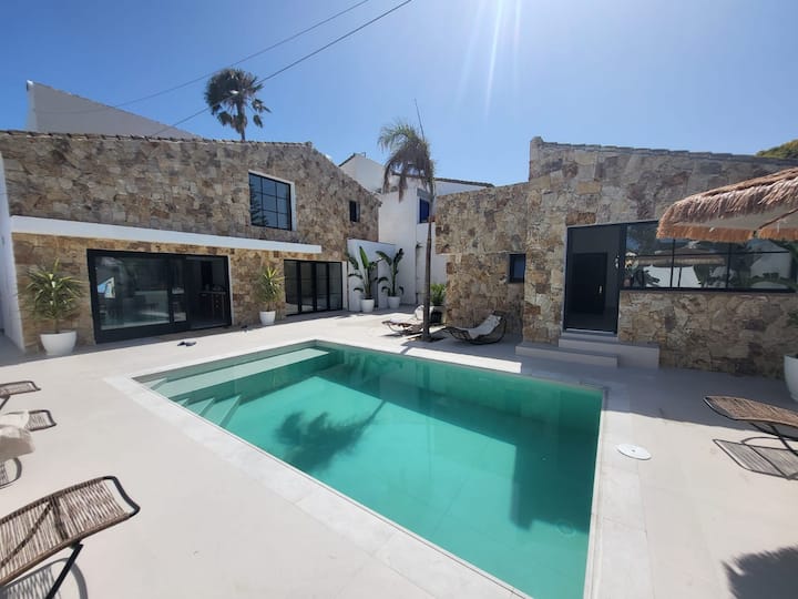 Increíble Villa Primera Línea - Estepona