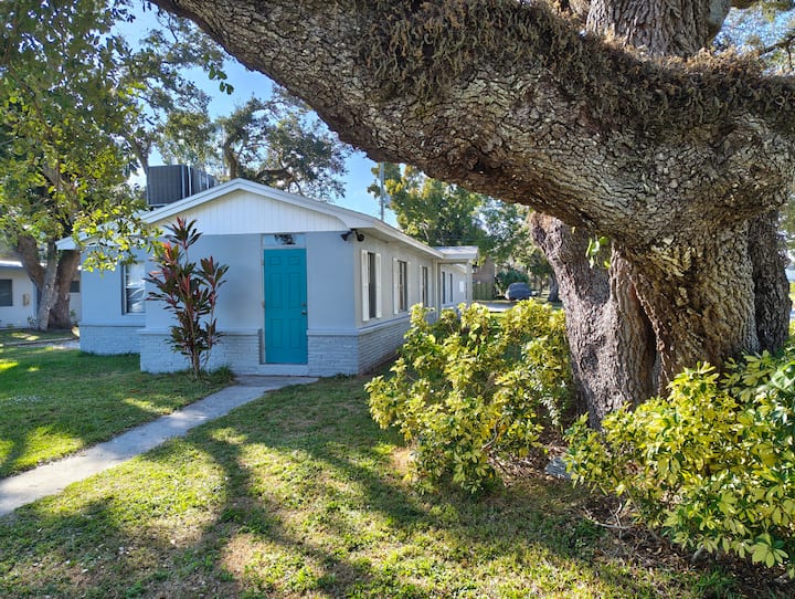 Downtown Vero Beach Original Town Apartment - Vero Beach, FL