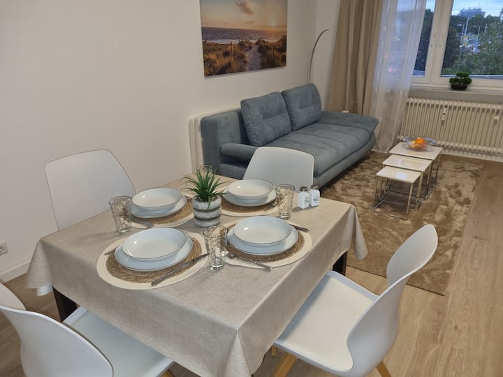 2-zi. Wohnung Am Wasen/ Mercedesstr./ Schönestr. - Stuttgart