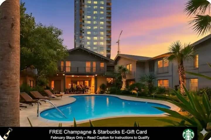 Swim & Relax | Saltwater Pool – 5 Min To Mall - Houston, TX