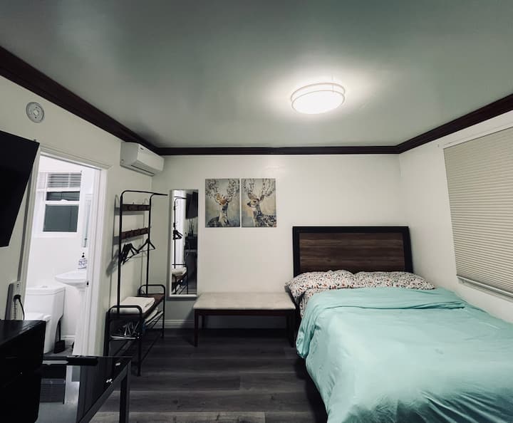 Cute Gated Studio Unit B - El Monte, CA