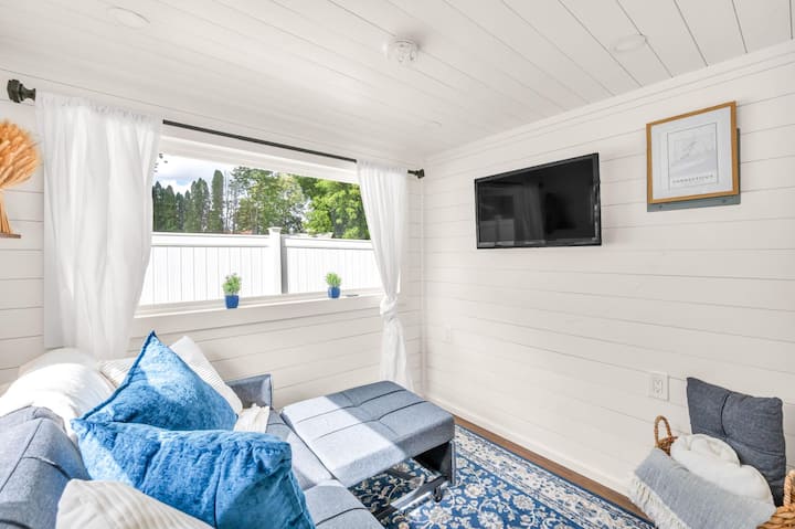 The New England Tiny Home Experience—coffee & More - Middletown, CT