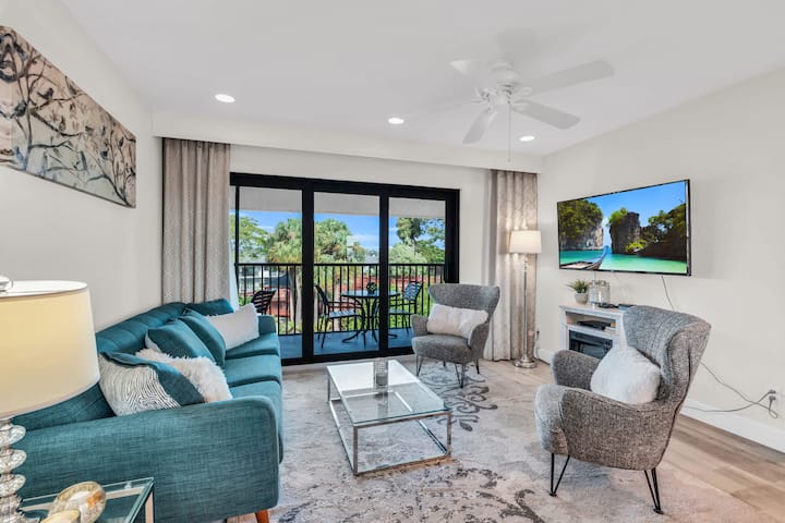F-336 - Gorgeous Inside - Stunning Resort Views! - 네이플스