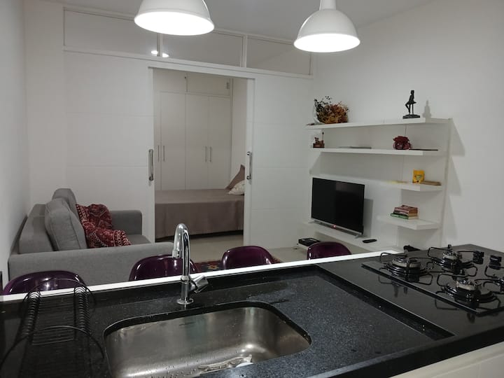 Humaitá. Quarto E Sala Moderno E Confortável. - Copacabana