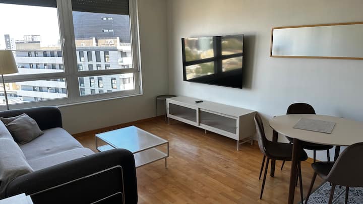 Planta Alta, Vistas Al Mar, Acogedor Y Full Equip - Badalona
