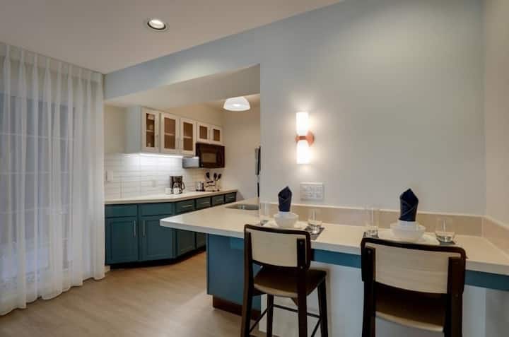 Boutique South Coast Gem | Pool & Bar - Mountain View, CA