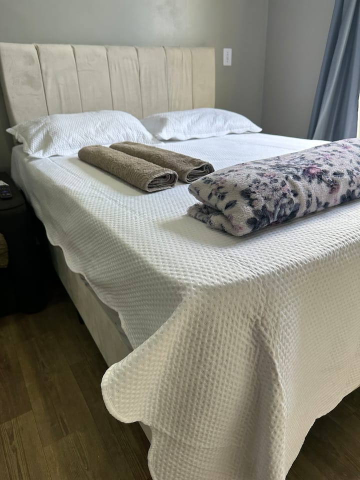 Cozinha, Ar Condicionado E Lavanderia. Completo. - Paranaguá