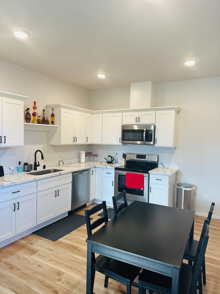 Kilimanjaro Cabin - Tacoma, WA