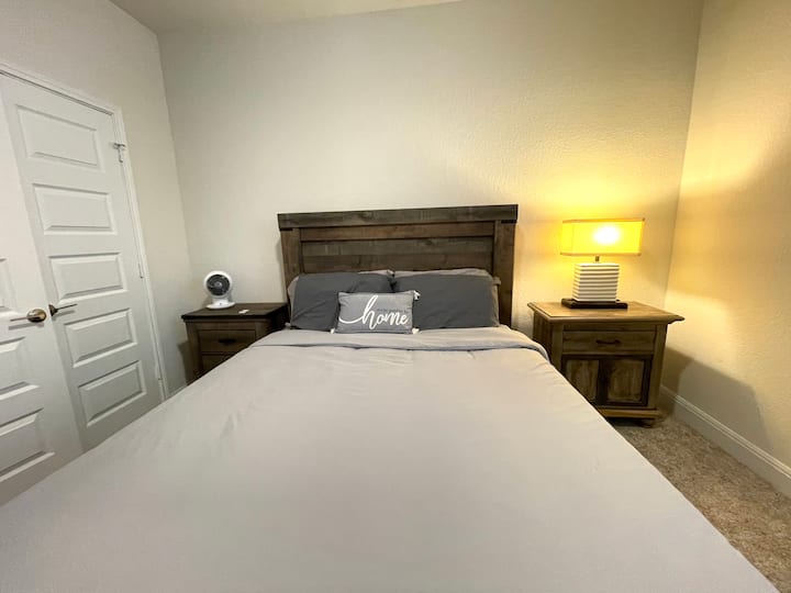 Earthy Room|queen Bed|1/2 Bath - Pflugerville, TX