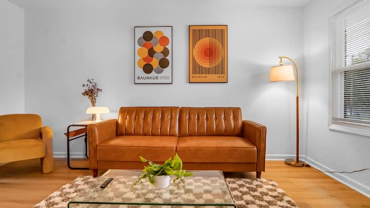 Chic 2br Home Warm Post-modern - Concord, NC