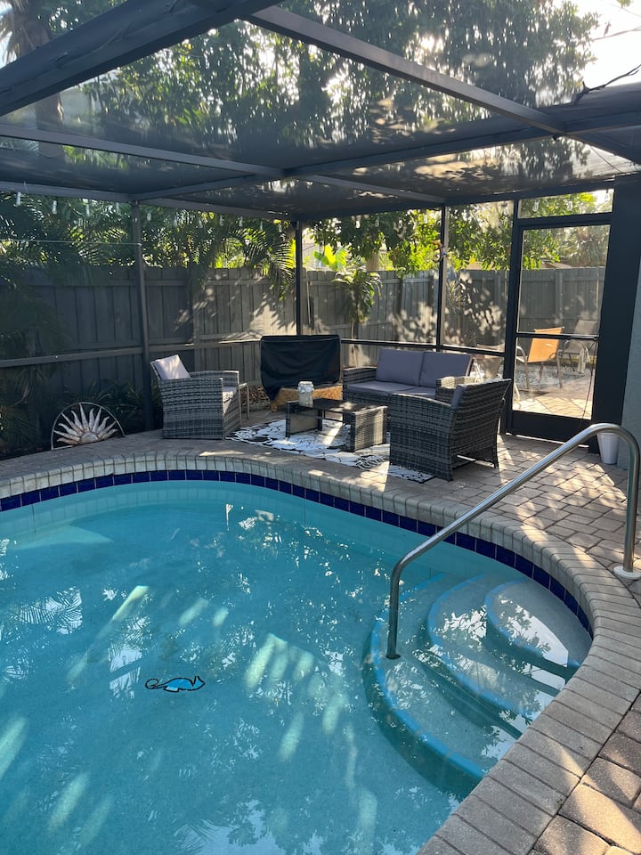 Mermaid Cottage - Fort Myers, FL