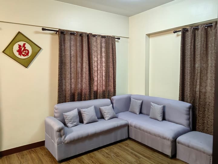 4br Filipino-spanish Style Condo In Taguig - Taguig