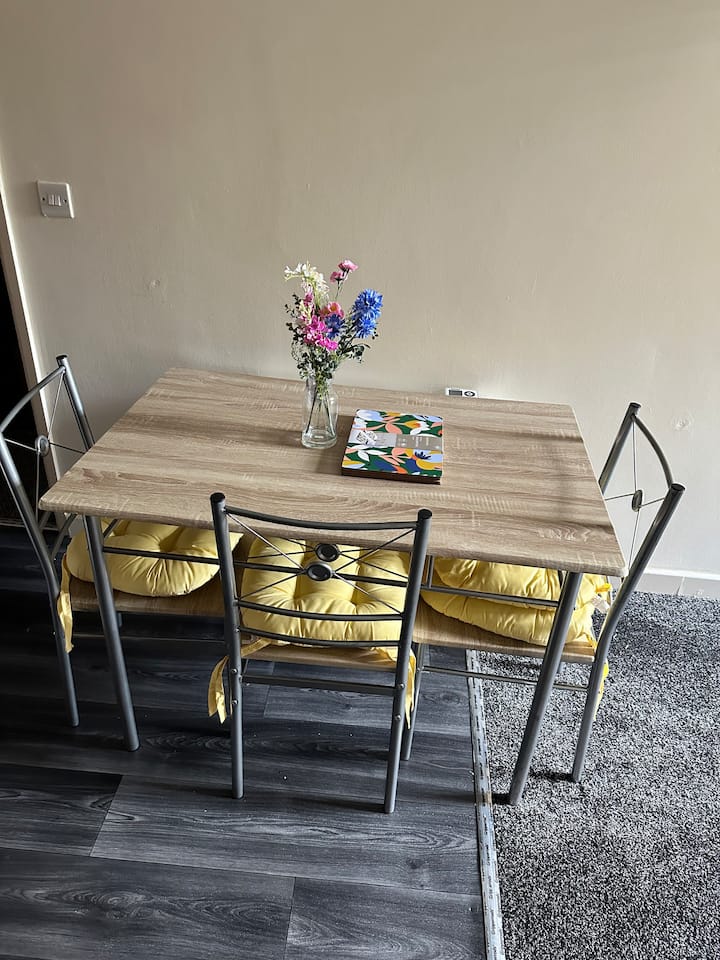 Airrose Two Bed Apartment - Wolverhampton