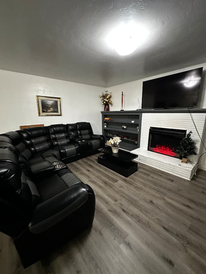 Casa Relajante Familiar - Visalia, CA