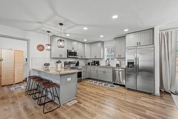 1 Mile To Main Street - Pet Friendly - Fenced Yard - Monroe, NC