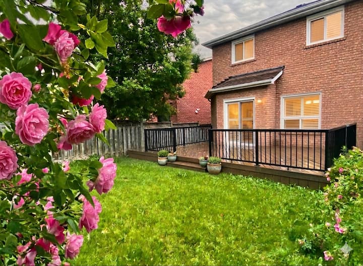 Spacious 5-bed Family Retreat In Safe Community - Vaughan
