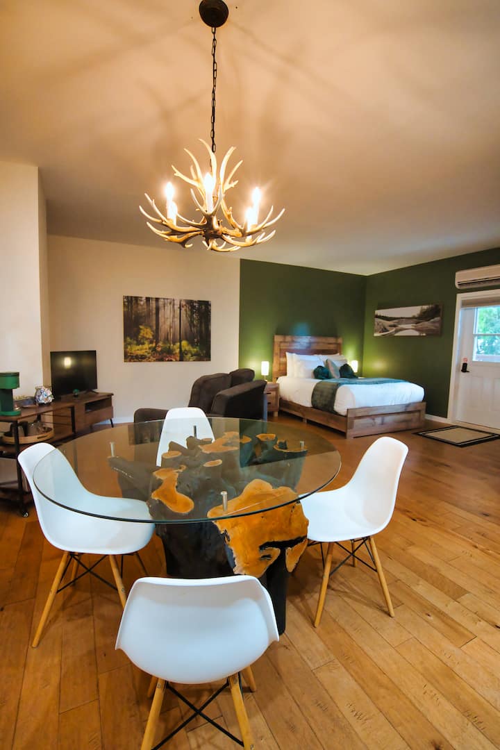 Orford-magog: Loft Tout ÉQuipé, Nature & Spa ! - Orford, QC