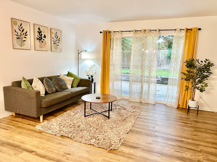 Elegant Townhome Retreat In Lynnwood - Lynnwood, WA
