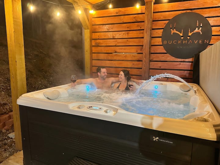 Peaceful Cabin | Hot Tub + Fire Pit + Deer - Ellijay, GA