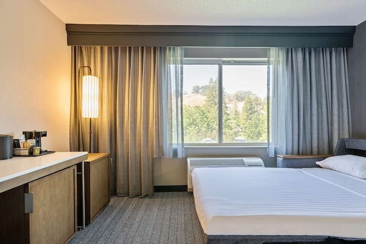 Relax And Unwind! Pool, Free Parking - Danville, CA