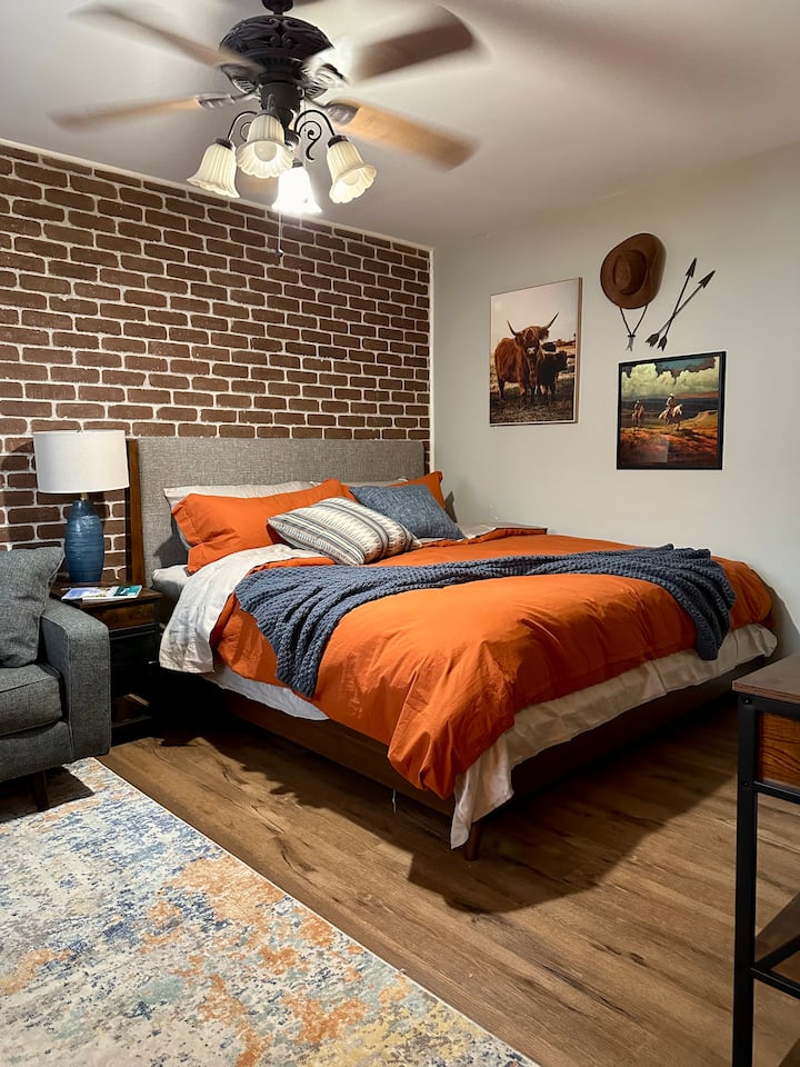 Carrollton Getaway - Dallas, TX