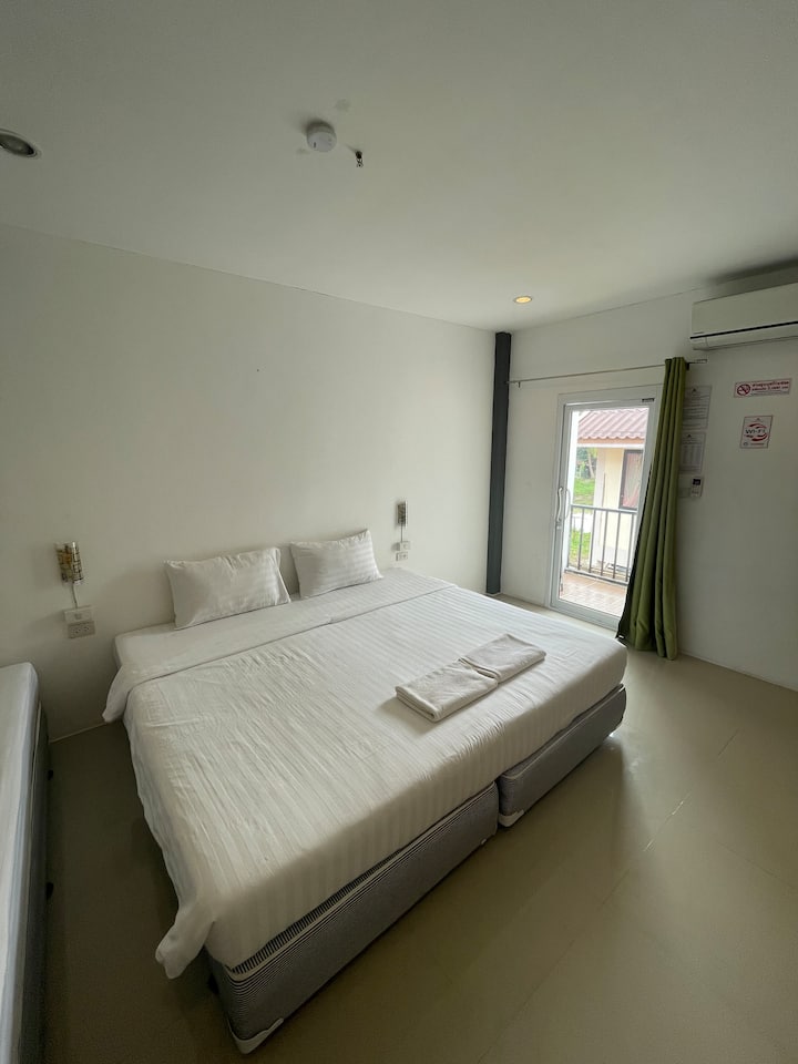 Malina Guesthouse - パンガン島