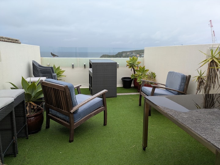 Top Floor 2 Bedroom Apartment W/terrace - Manly