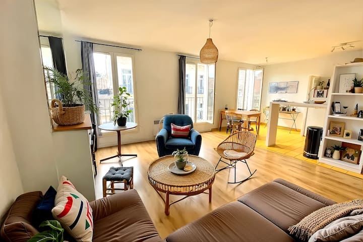 Grand, Lumineux, Hypercentre, Avec Balcon - Marseille