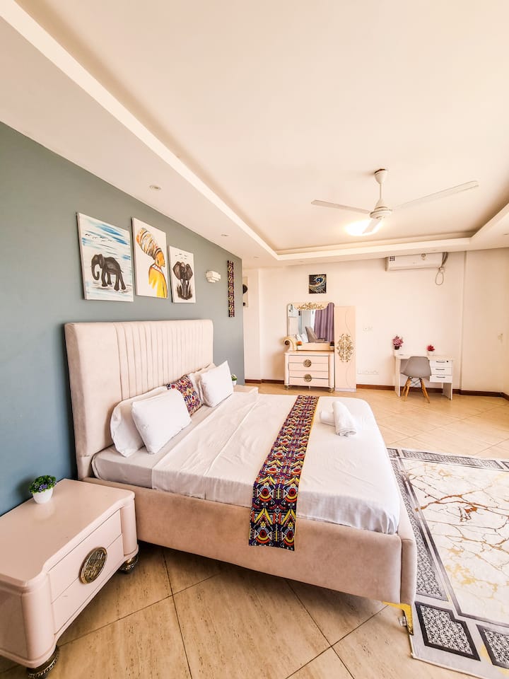 Executive 4 Bedroom | Beach View, Restaurant, Ac - Mombasa