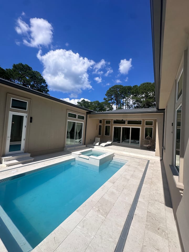 Modern Home Close To The Beach 4 Bdr 12 Guest - Miramar Beach, FL