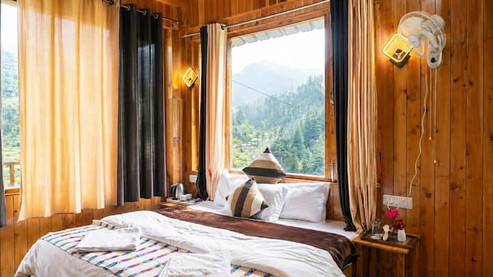Wooden Cabin Near Jibhi Waterfall (Cozy Gateway) - Jibhi