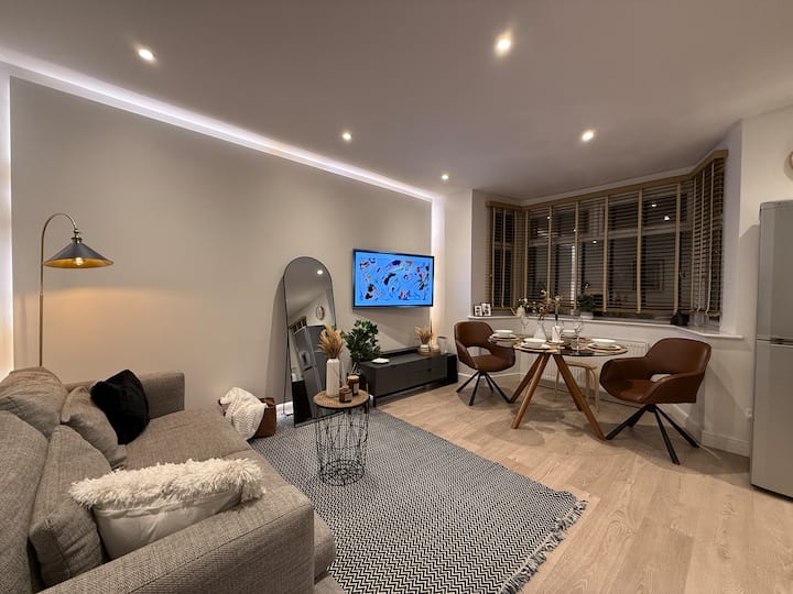 Superb Duplex In Hendon - London