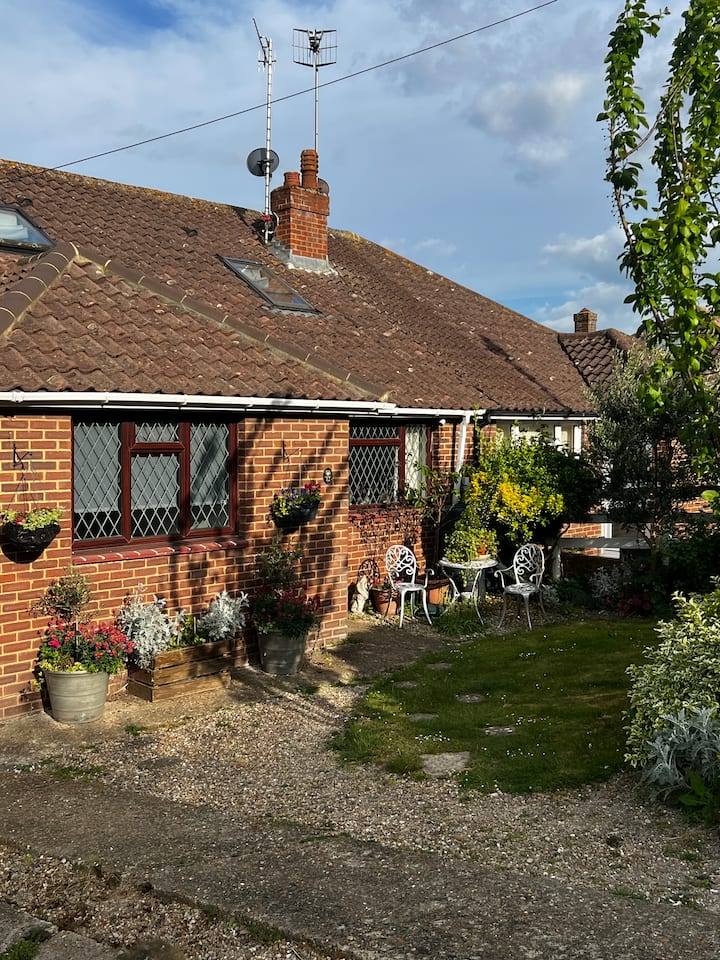 Relax In Historic Rottingdean - Brighton and Hove