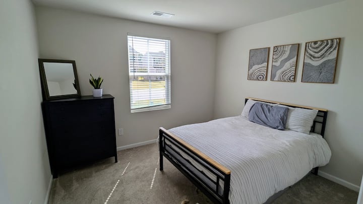 Cozy Room In Peaceful Home - Easley, SC