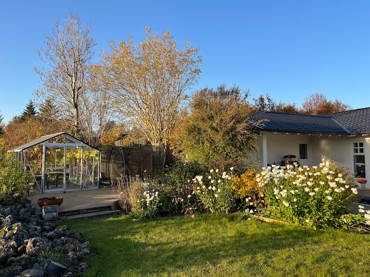 Rare Villa With Sea View - Reykjavík